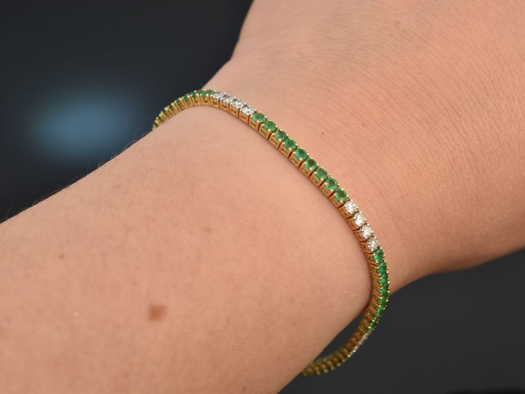 Finest Green! Rivière Armband mit Smaragden und Brillanten Gold 750